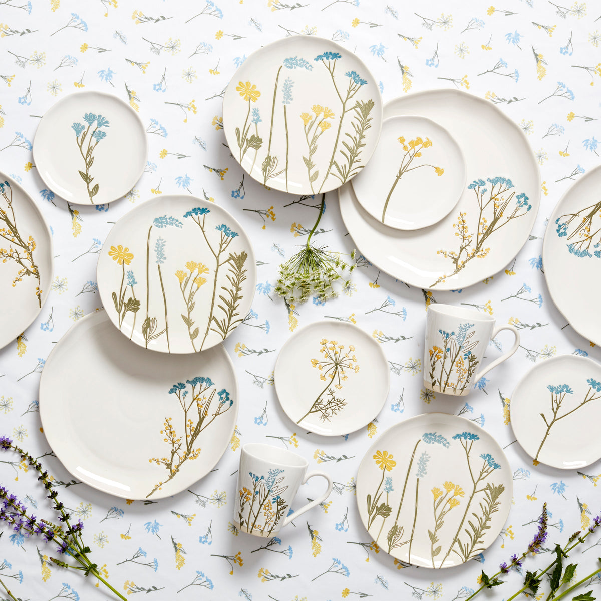 Wildflowers 16-Piece Dinnerware Set – Lenox Corporation